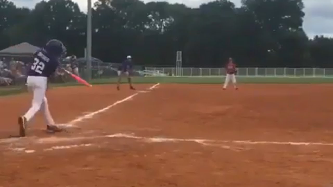 11-Year-Old Little League Baseball Player Hits ONE-HANDED Home Run ...