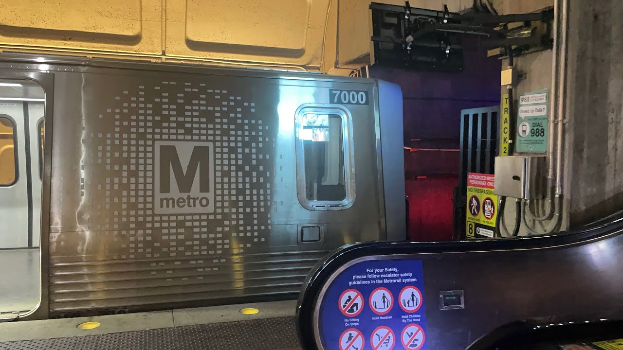 WMATA Dc : 7000 Series ATO in action (automatic driven train) - YouTube