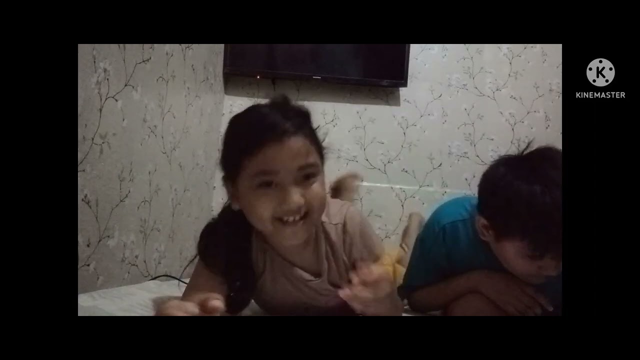 Sis vs bro drawing challenge - YouTube