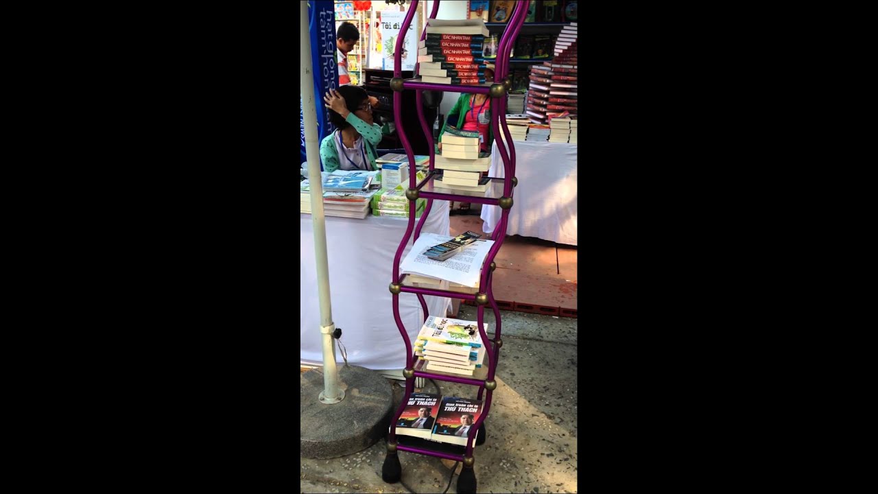 Movable book shelf - YouTube