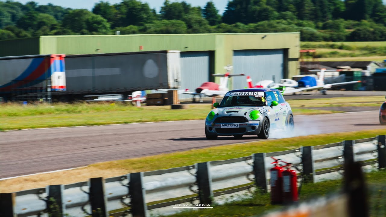 Thruxton Race 2 - YouTube