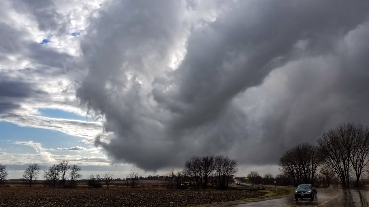 Tornado - SW Waterloo, IA - 3/28/20 - YouTube