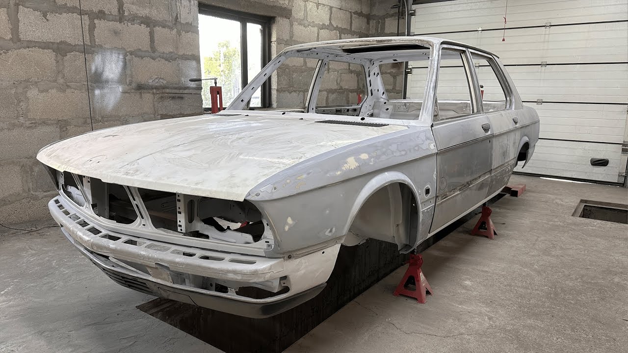 BMW E28 Restoration Part 5 Body restoration and finishing - YouTube