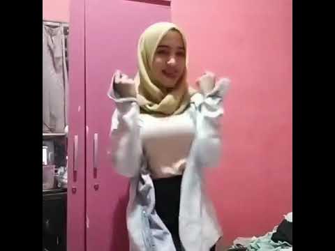 tiktok jilbab gunung gede ga pake bh di kosan pacar - YouTube