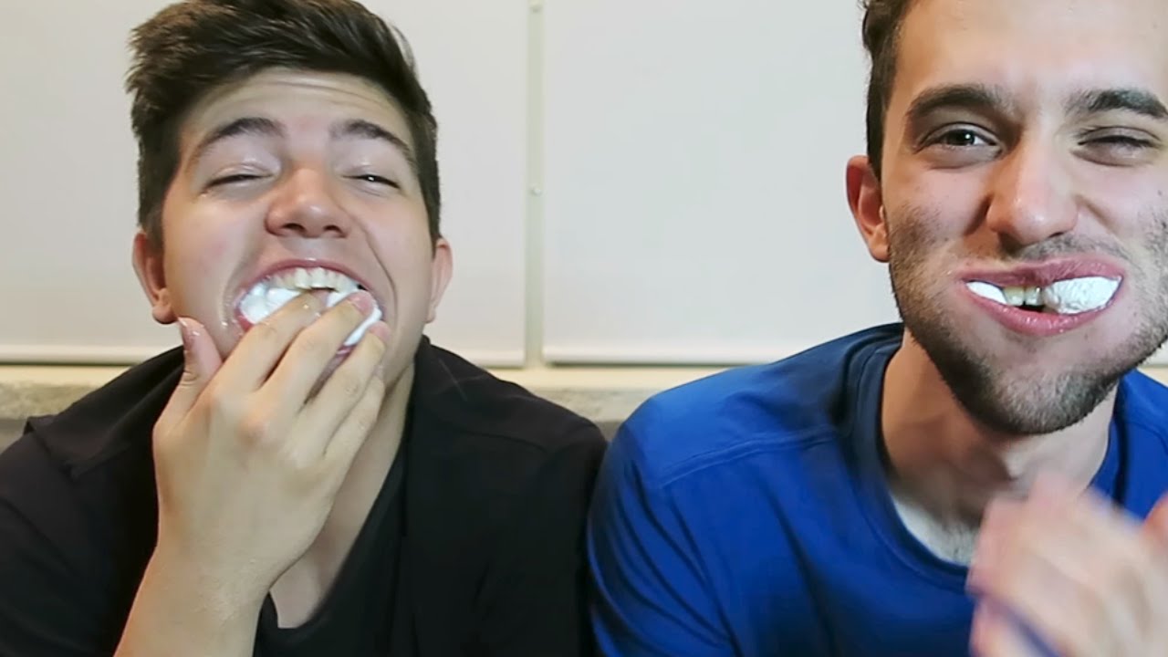 CHUBBY BUNNY CHALLENGE! w/Preston & Woofless - YouTube
