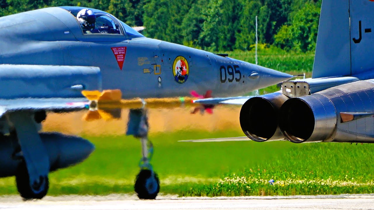 F-5 Tiger Pilots Synchronize Full Afterburner Takeoff [4K] - YouTube
