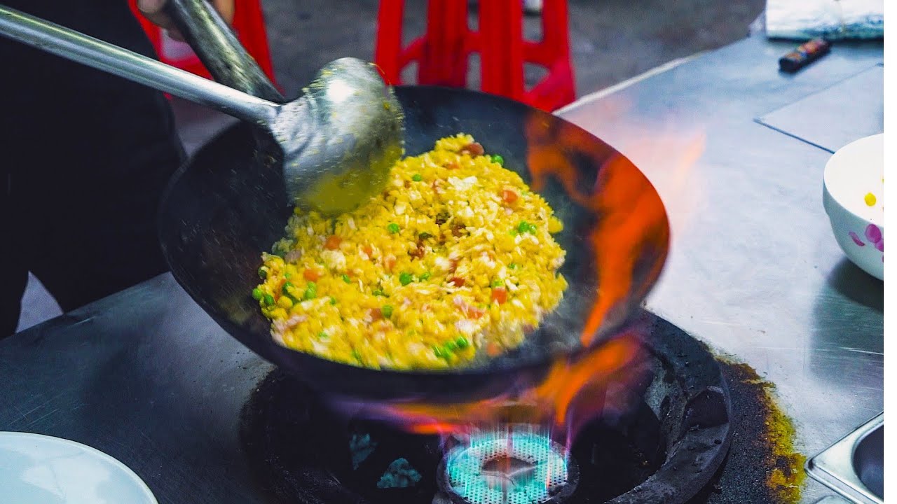 Chinese Street Food -Best Golden Egg Fried Rice with 8 Eggs - YouTube