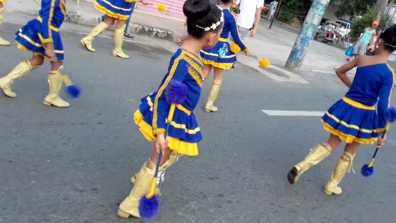 Lores Elementary School Drum And Lyre parade - YouTube