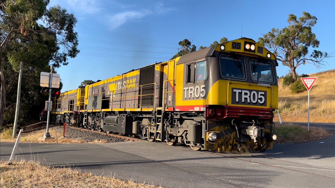TasRail TR05 TR01 #33 train crossing Opossum Road - YouTube