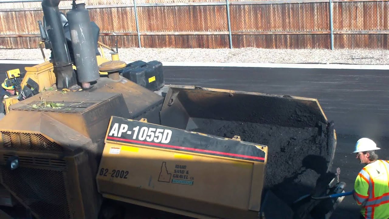 PT14 THE ASPHALT DUMP TRUCK AND THE THE ASPHALT SPREADER - YouTube