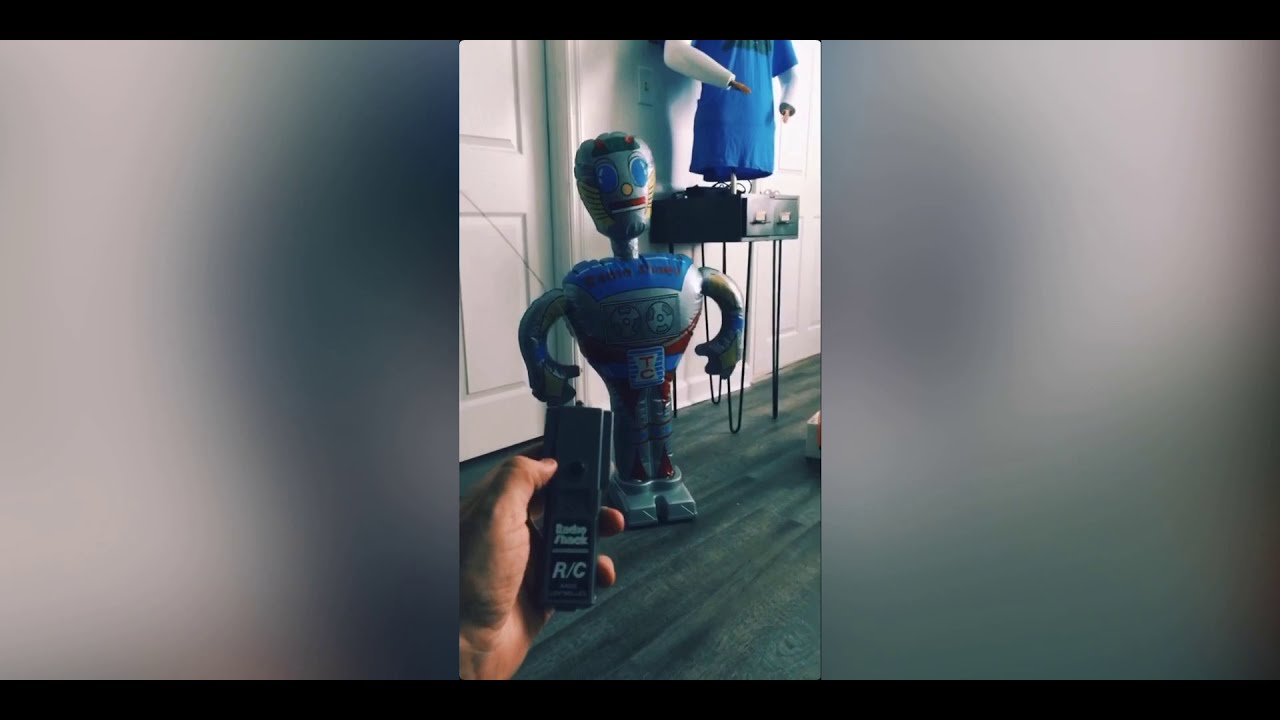 Radio Shack RC Robot 1982 - YouTube