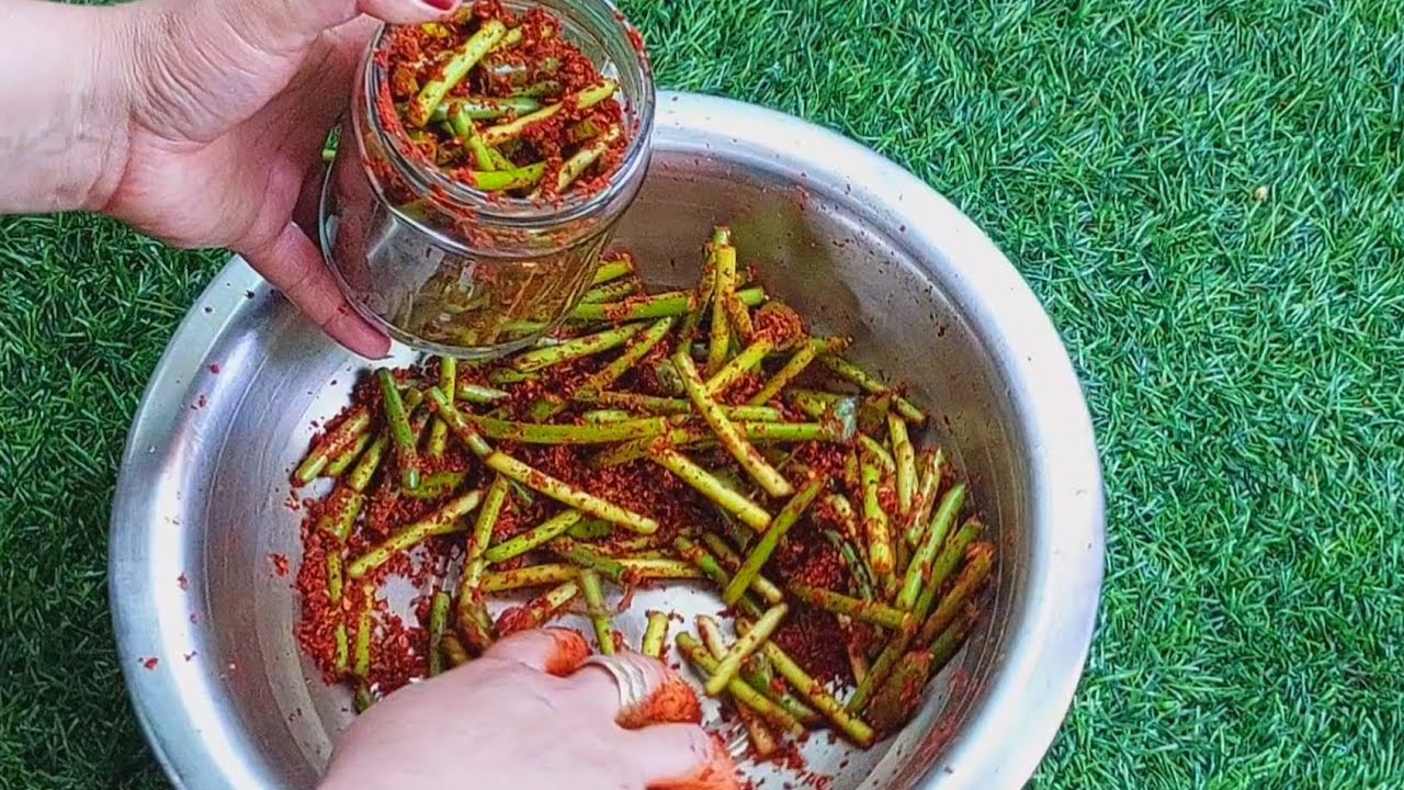 garlic scapes achaar // kashmiri authentic achaar // Rohan teyup achar ...