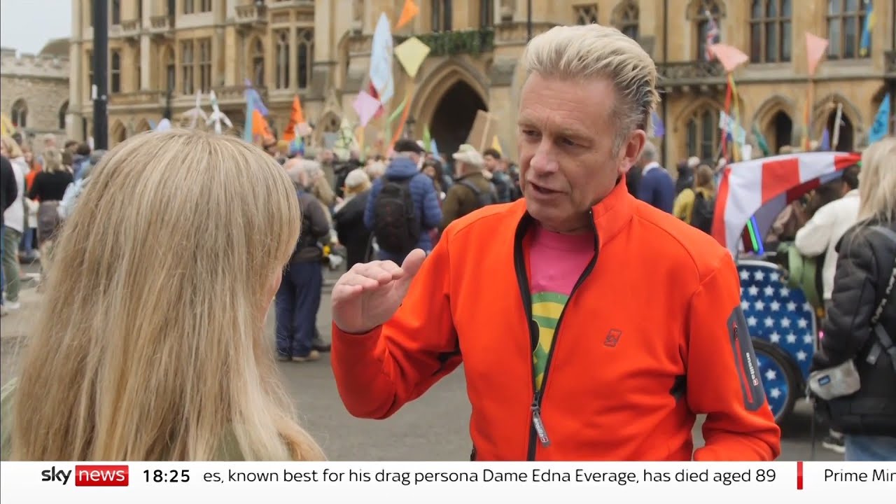 Chris Packham talks with Hannah Thomas-Peter | Sky News | 22 April 2022 ...
