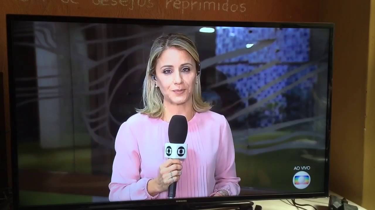 Gioconda Brasil some misteriosamente ao vivo no Jornal Hoje - YouTube