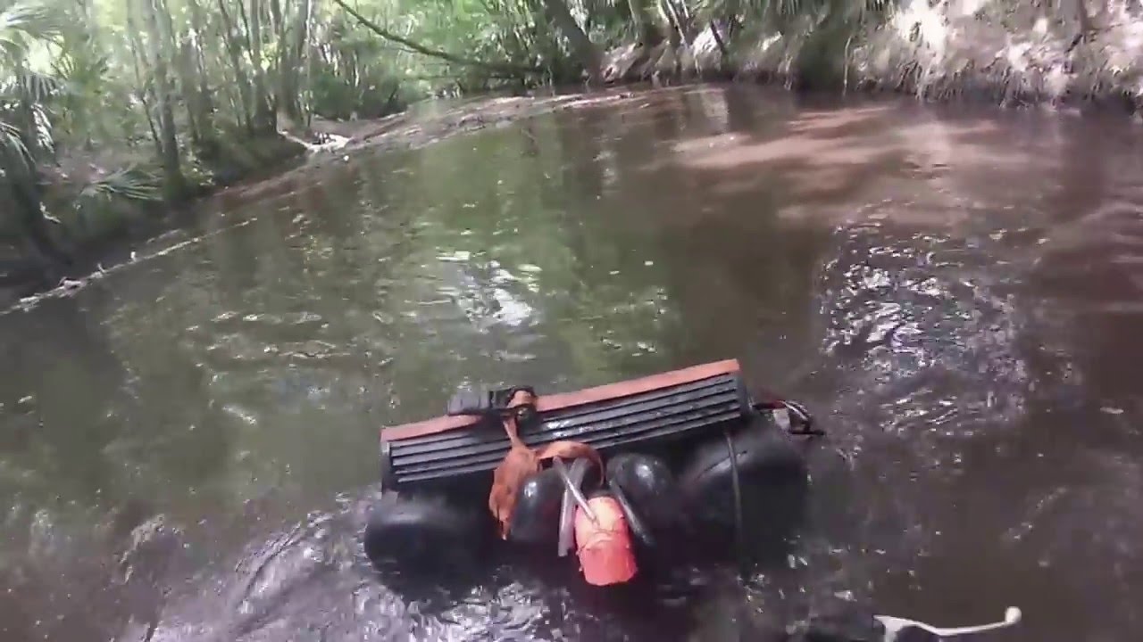creek riding / mudding - YouTube
