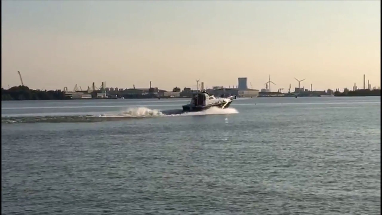 Linssen 45 DS Variotop in action - YouTube