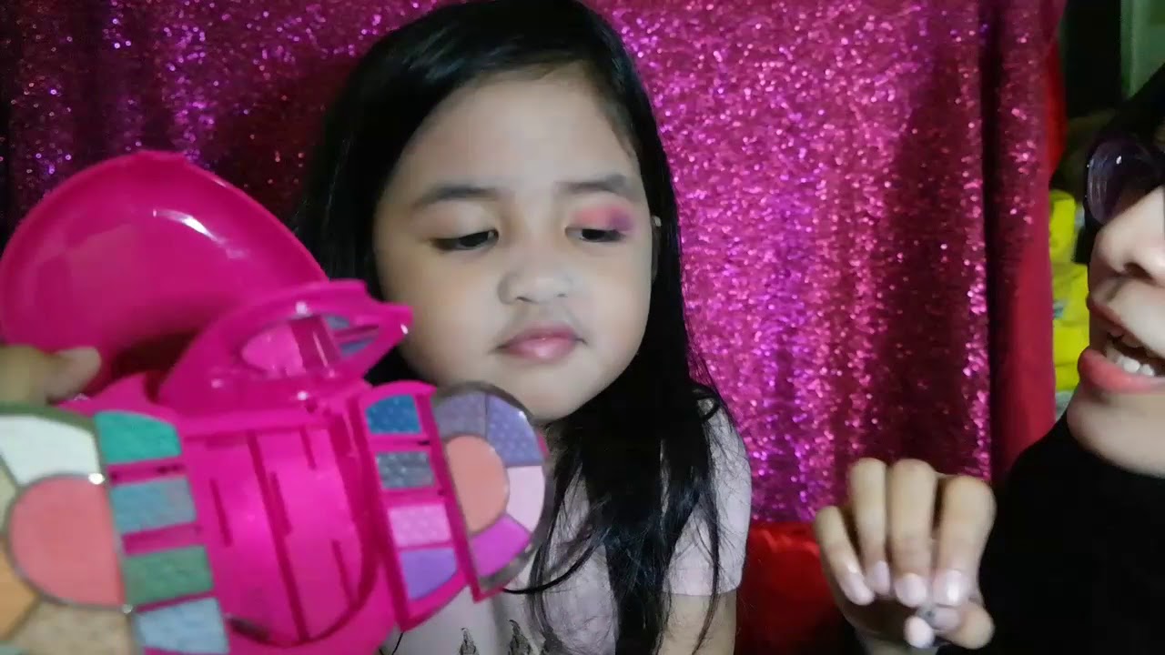 AMARA MAKEUP KIDS TUTORIAL WITH AZKIA - YouTube