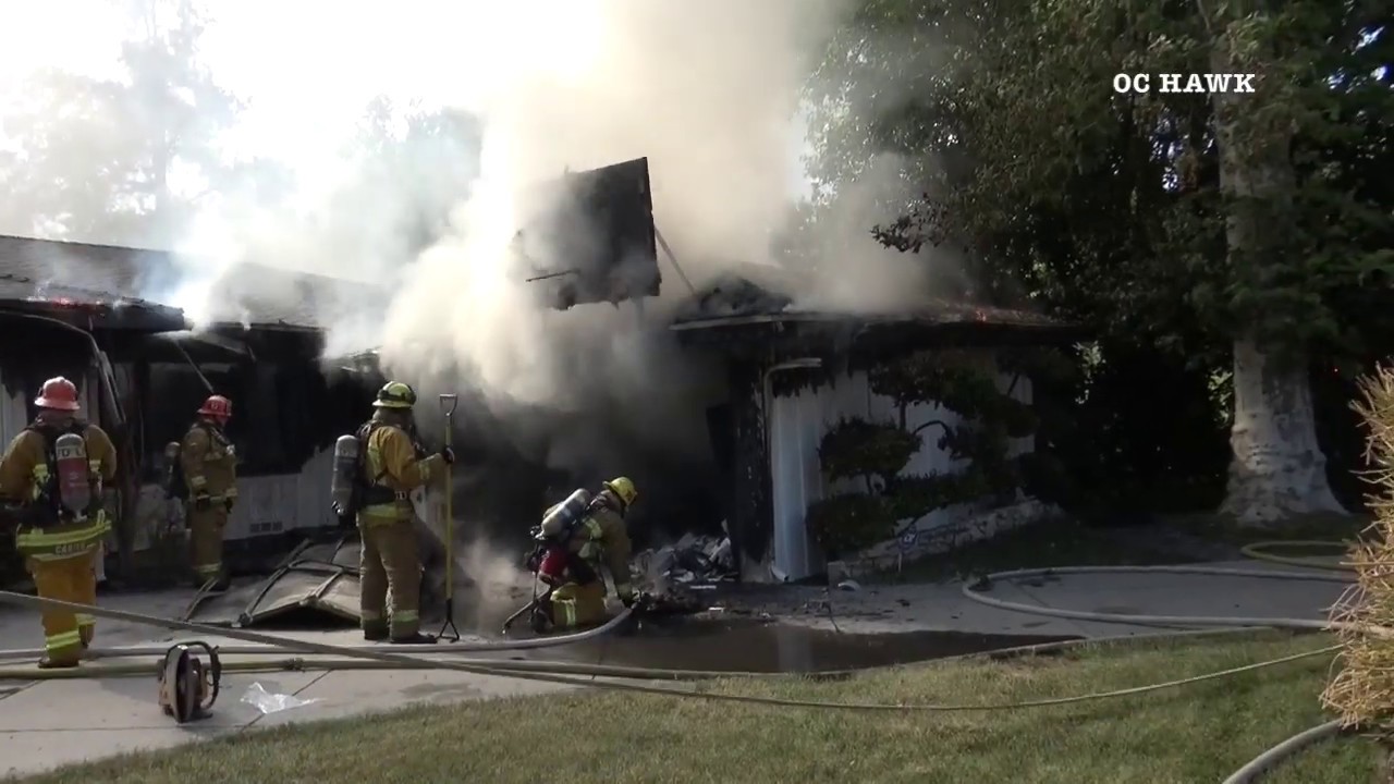 Heavy Smoke Showing from Structure Fire in Tarzana - YouTube