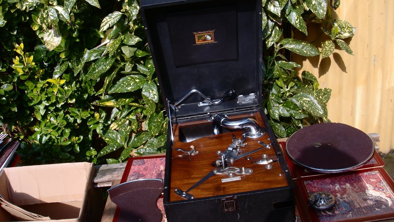 Vintage Antique Old Portable HMV / HIS MASTER'S VOICE Gramophone Model ...