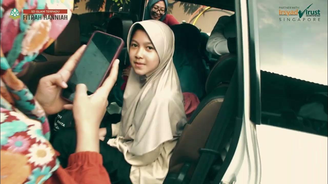 Dokumentasi keberangkatan Mujahidah kls VI SDIT Fitrah Hanniah ke Pondok Tahfidz Fitrah Hanniah ...