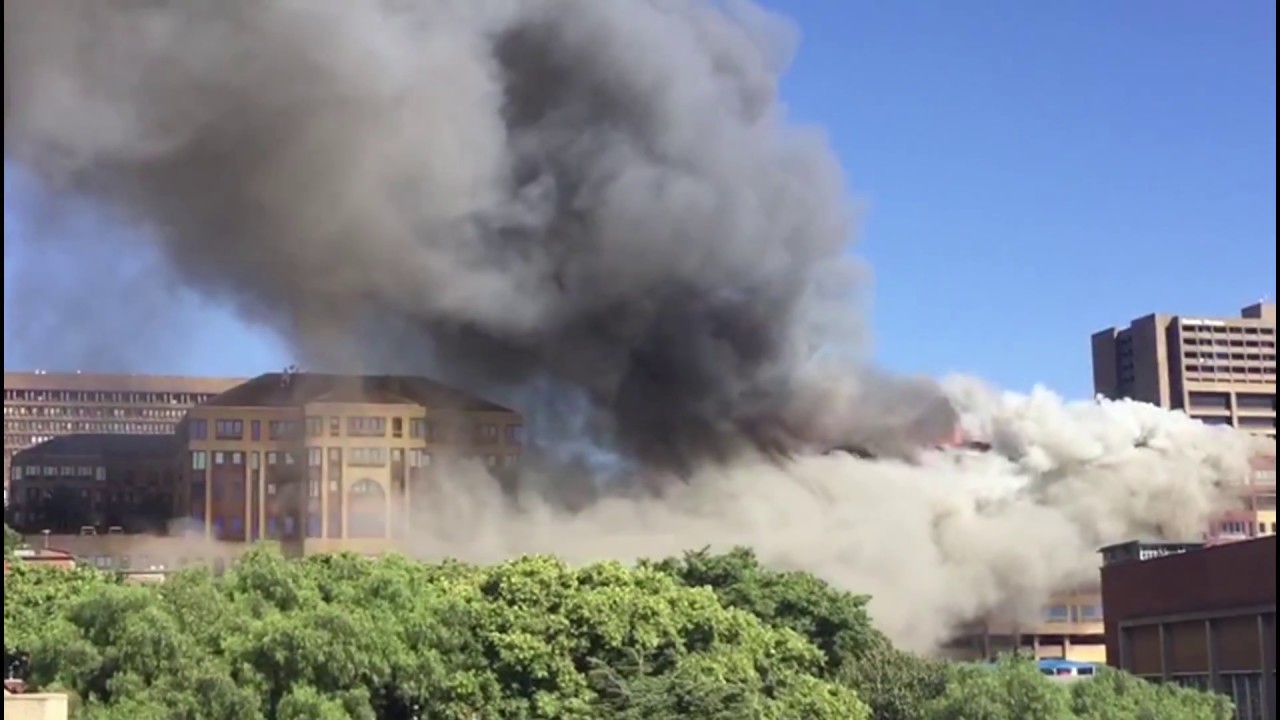 WATCH: BraamPark building on fire in Braamfontein - YouTube