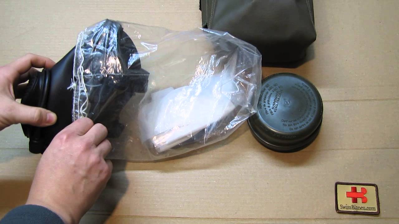 swiss gas mask sm90 - YouTube