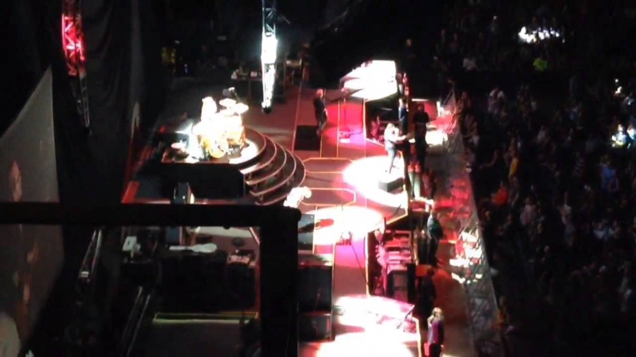 Shinedown Live At The MTS Centre, Winnipeg - YouTube