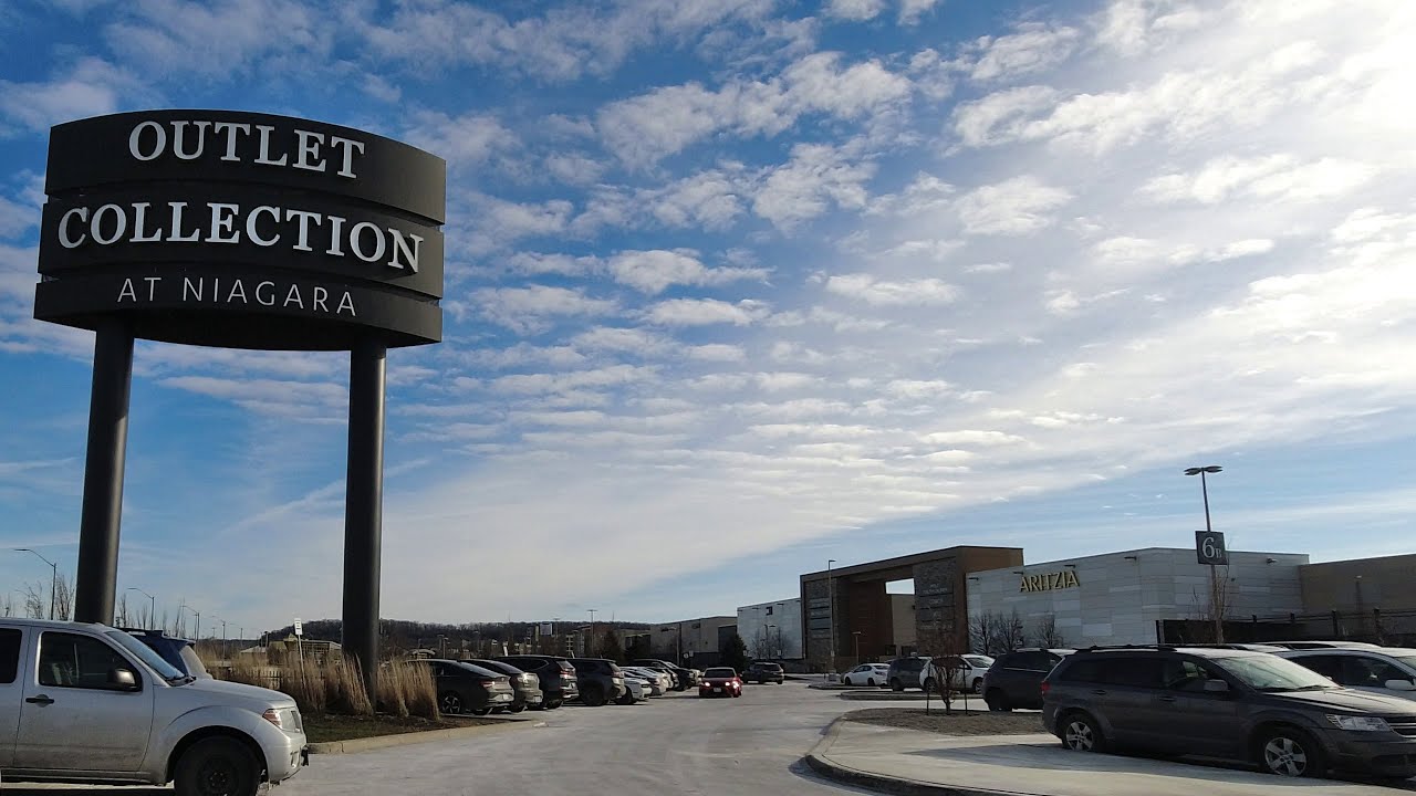 [4K] Outlet Collection at Niagara, Niagara-on-the-Lake Shopping Mall ...