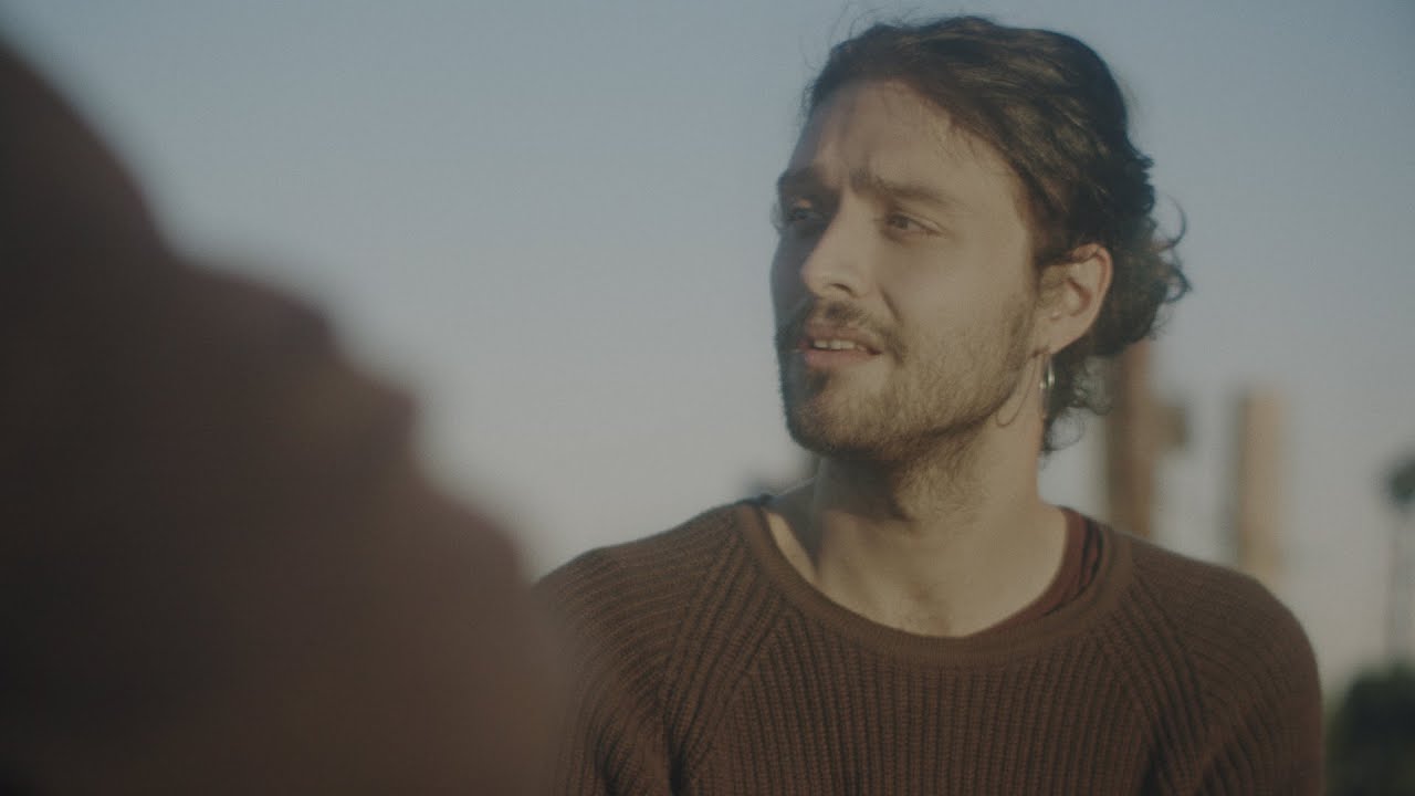 Alan Sutton y las criaturitas de la ansiedad - FIN DEL MUNDO (Official ...