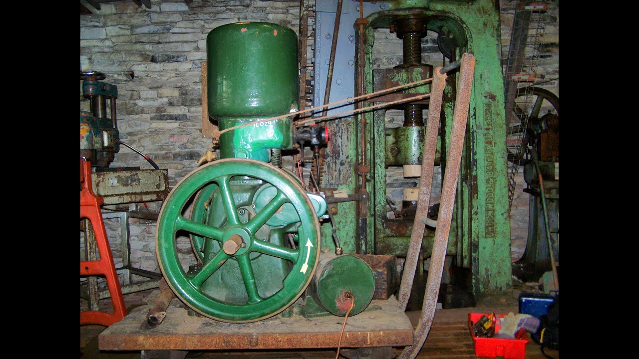 Lister L with a brick-crusher ; Wortley Top Forge - YouTube