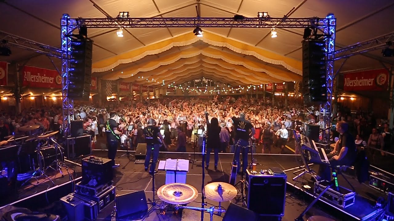 Volle Hütte und exzellente Stimmung beim Oktoberfest in Golmbach - YouTube
