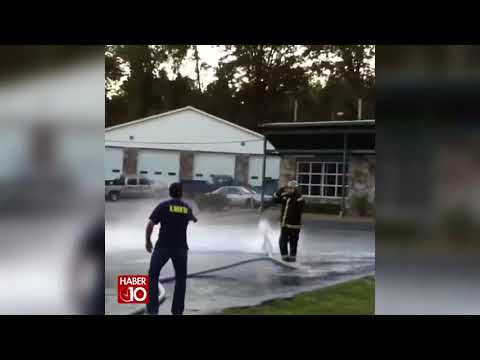 İTFAİYECİNİN HORTUMLA İMTİHANI