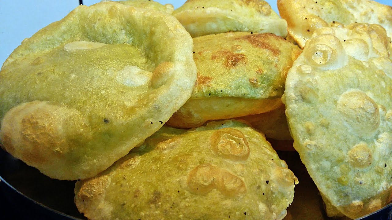 Green Peas Kachori (Motorshutir Kochuri) - YouTube