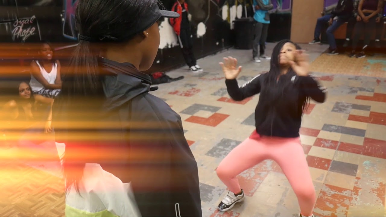 Majorette Kids Battle !! (Dance N Out Chicago) - YouTube