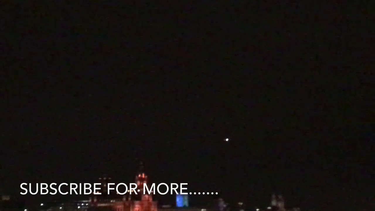 Batman scenes getting filmed in Liverpool (liver building) - YouTube