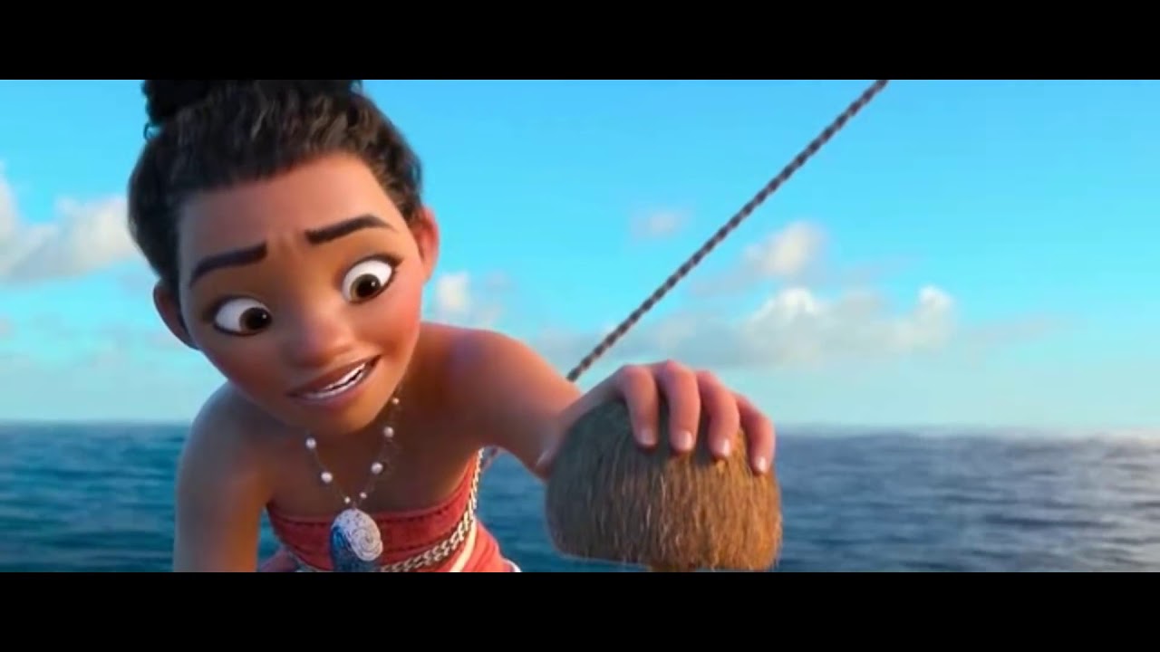 Moana Escena Del Pollo Hei Hei En El Mar Español Latino - YouTube