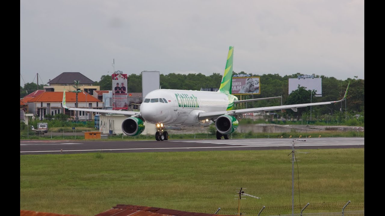 Airplane Engine Spool Up Compilation-A320-737-ATR - YouTube