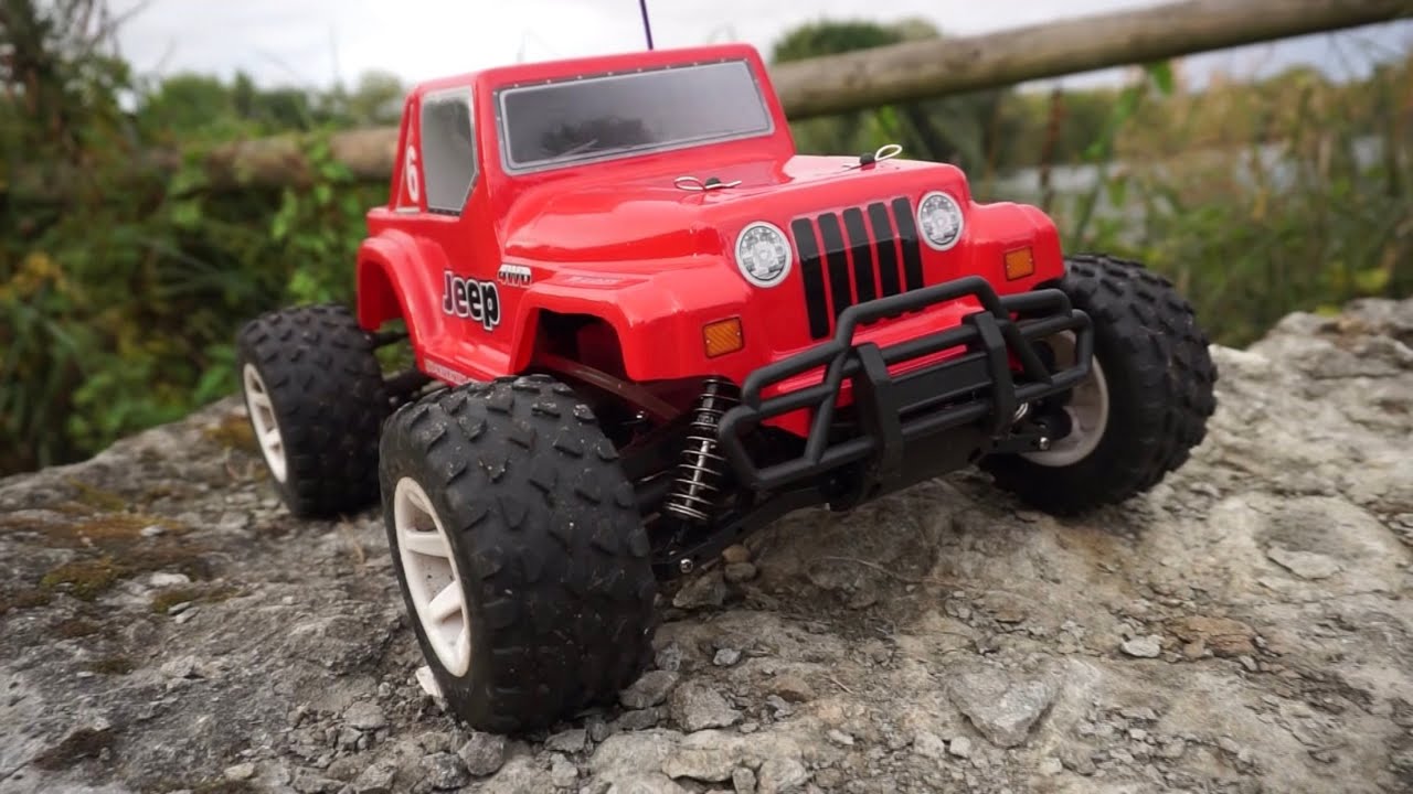 RC Nitro Car/jeep cruising in roadside water 2020 - YouTube