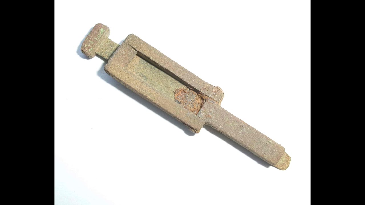 Metal Detecting Medieval Bronze Signet Ring in Cumbria - YouTube