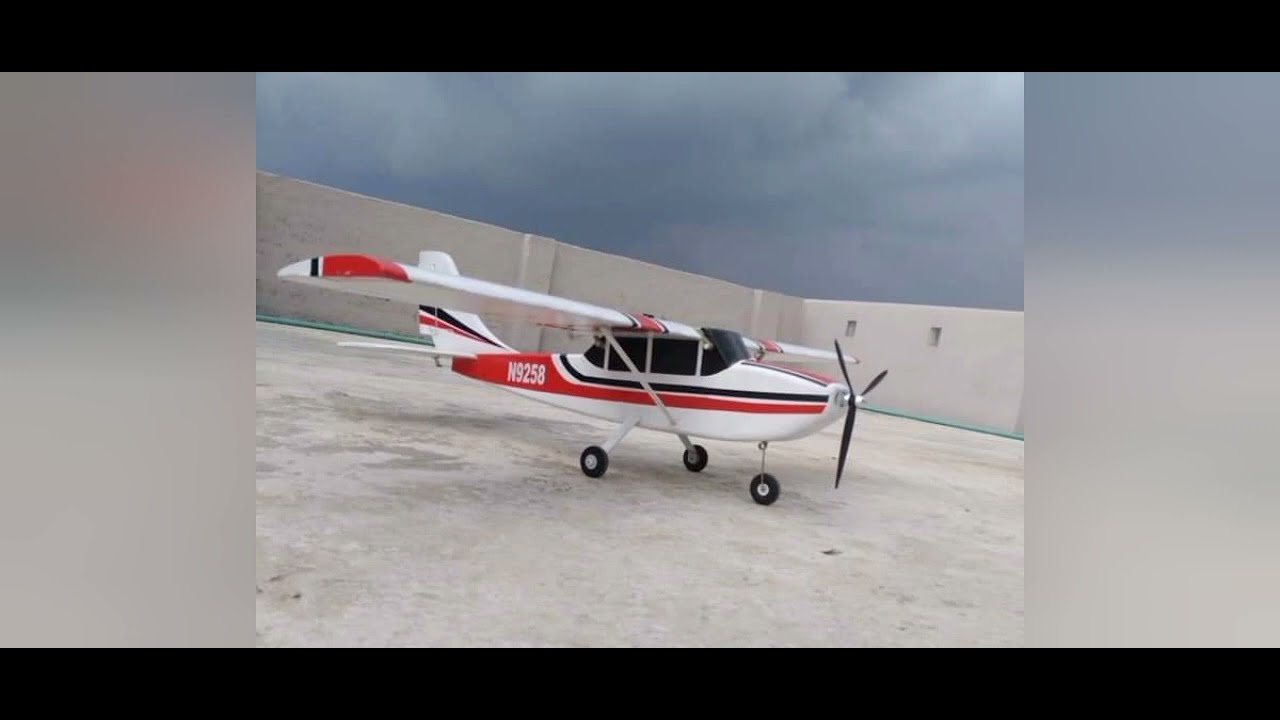 Plane flying home made rc plane - YouTube