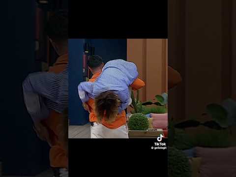 Leylanın en sonunda Murat'ın poposunu tokatlaması😂 #kısmetseolur #leyla #murat #shorts #fyp #keşfet