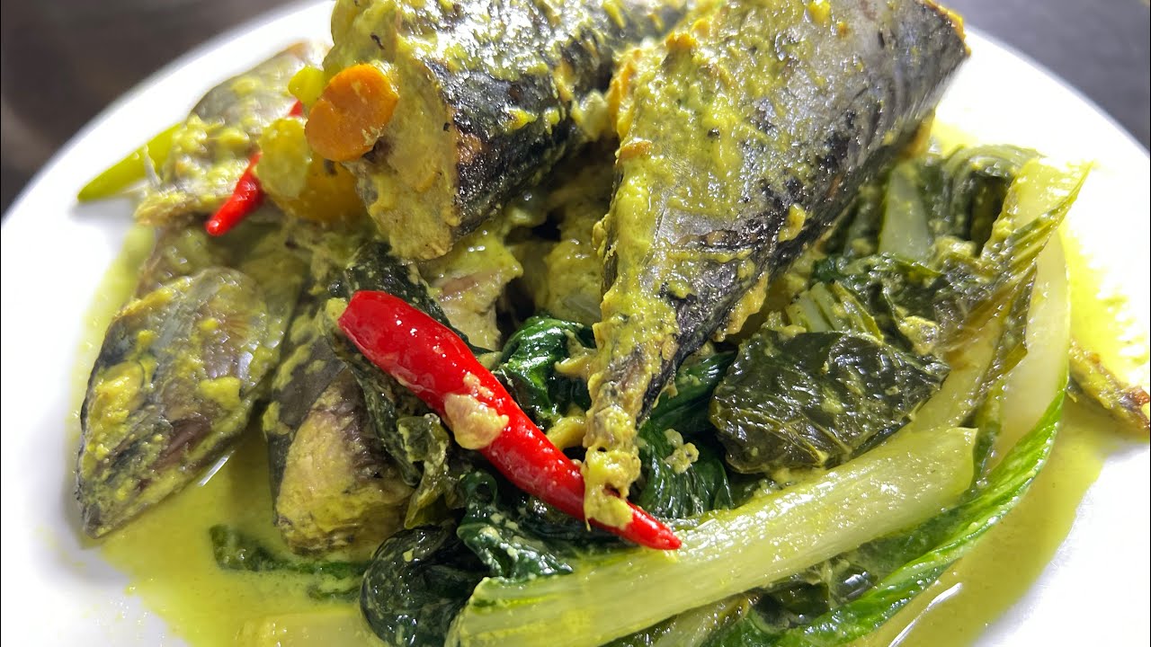 Tulingan Fish with Turmeric | Kusina ni Deli - YouTube