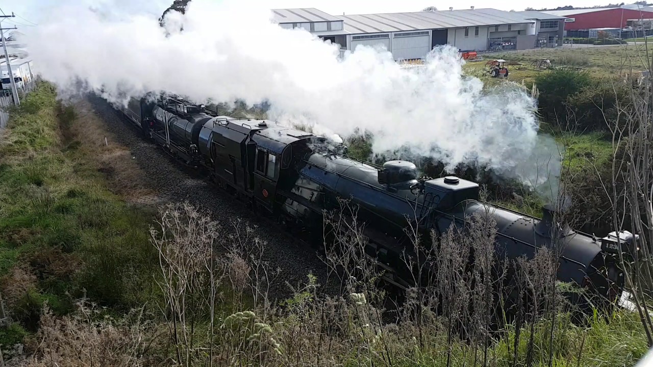 Tui Express - Mainline Steam train - YouTube