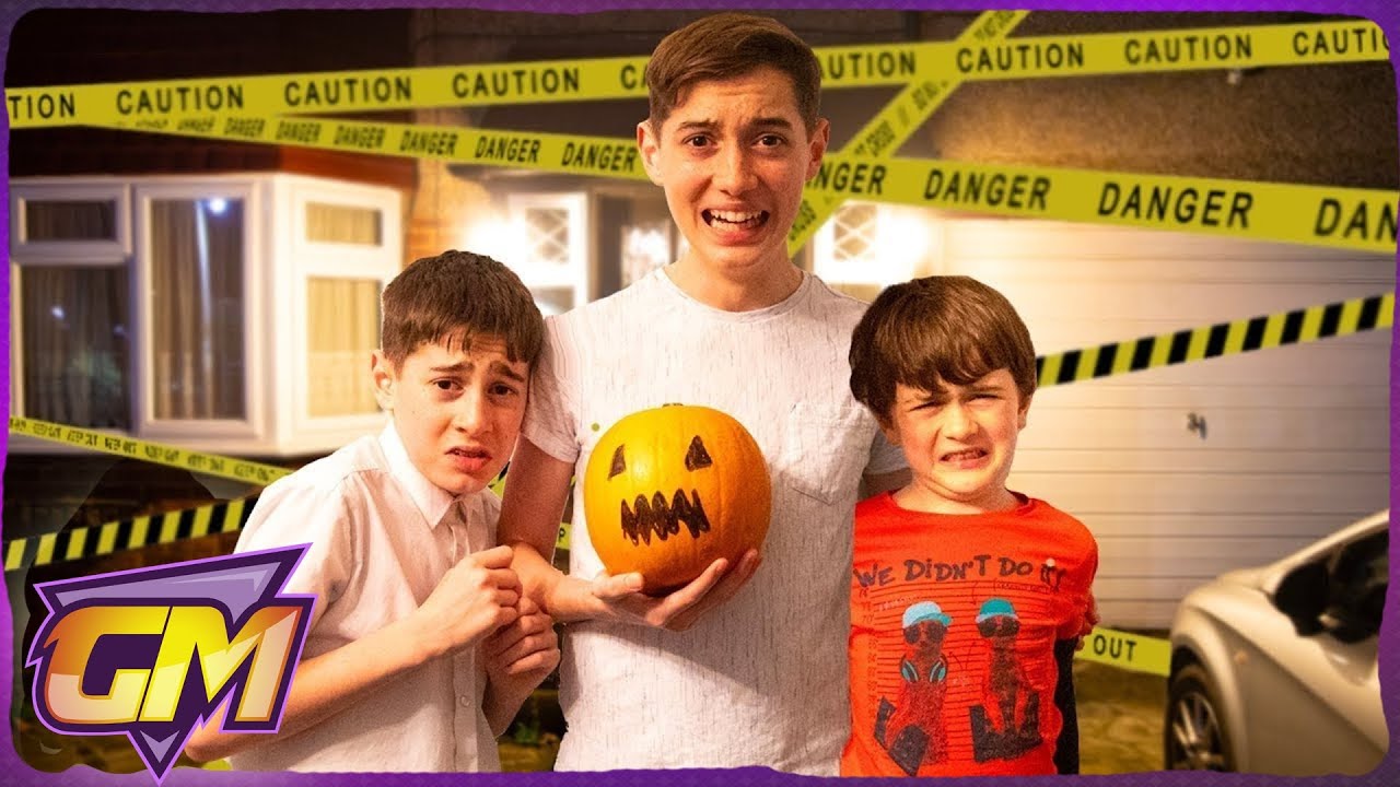 Halloween House Challenge!! - Halloween Kids Video - YouTube