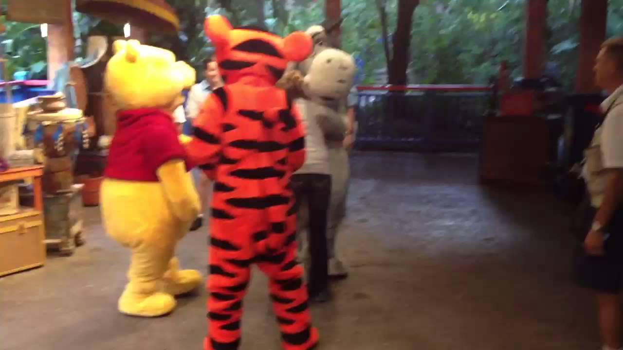 Disney triple hug - YouTube