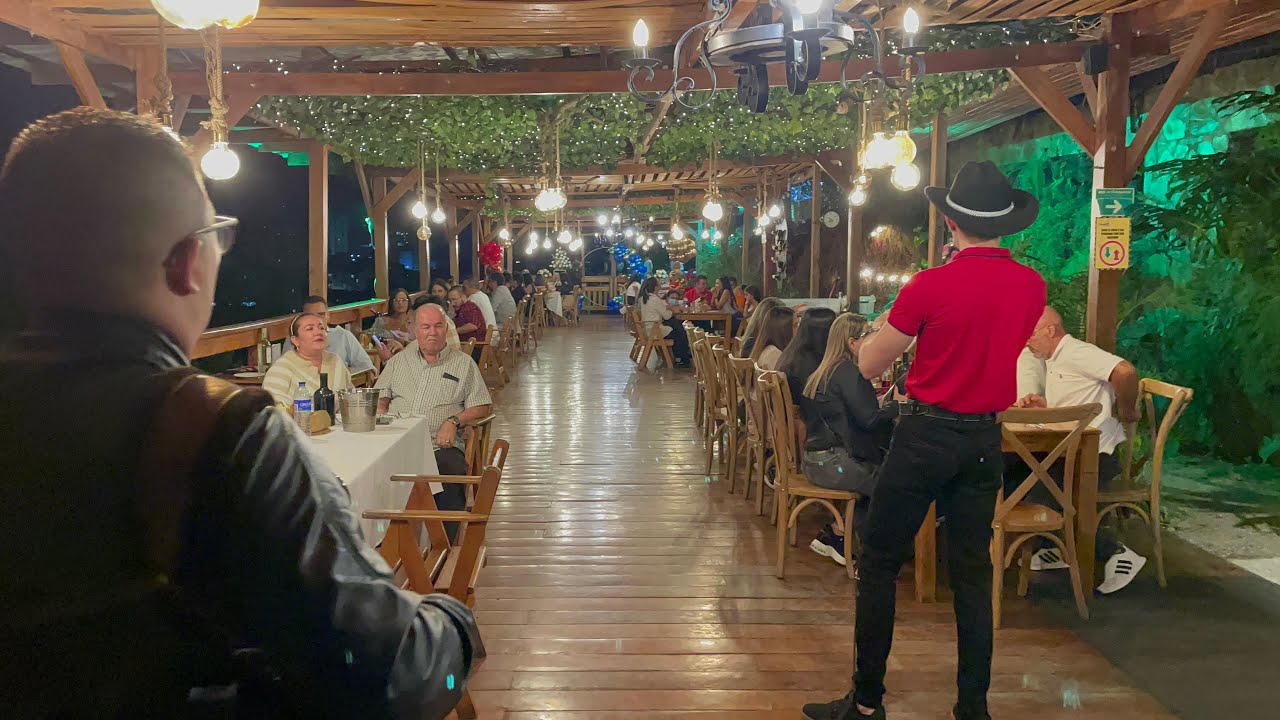 Me Presento -David Franco Video Official - YouTube