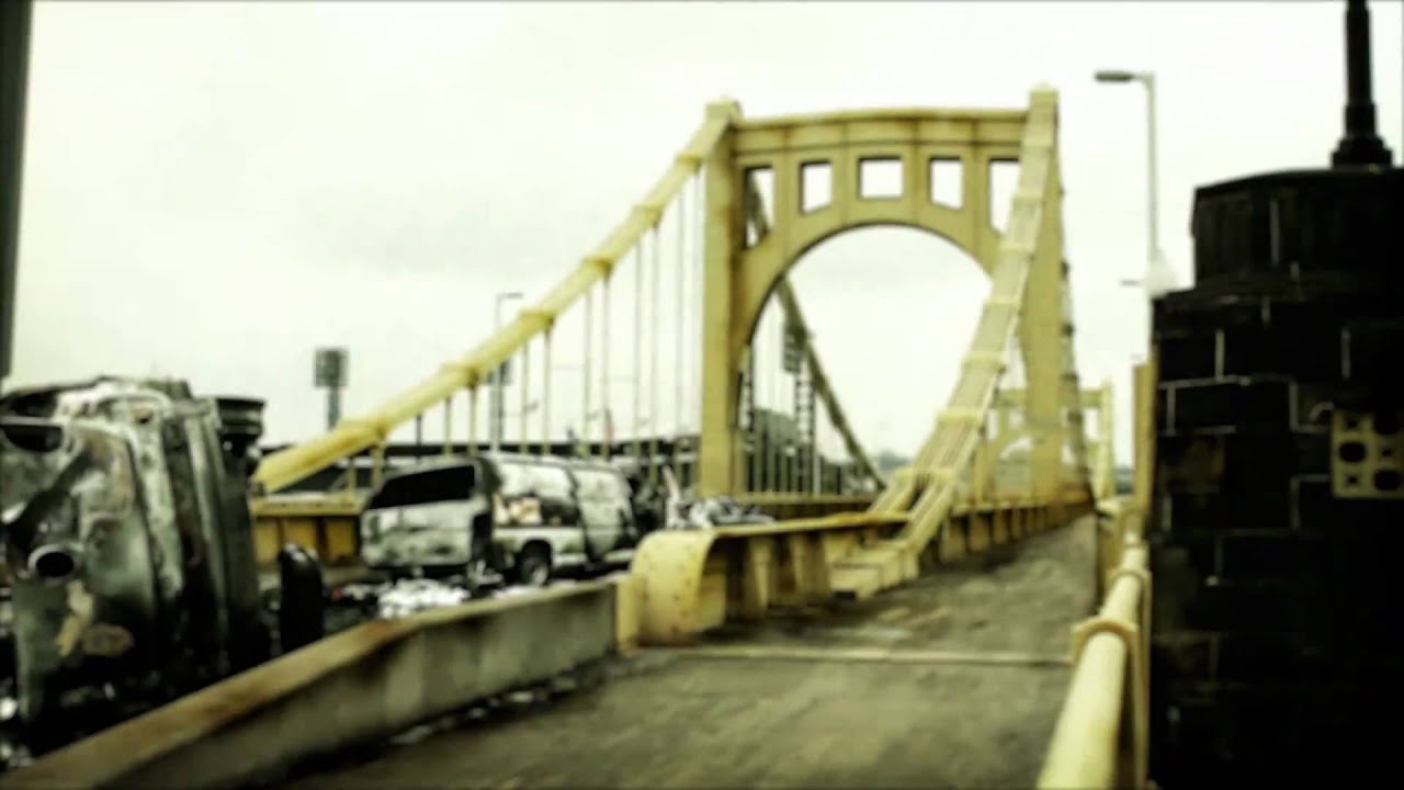 Pittsburgh Zombies Haunted Attraction at The ScareHouse - YouTube