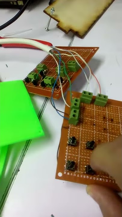 روبوت باستخدام موتور DC simple Robot using the Arduino and H-Bridge - YouTube