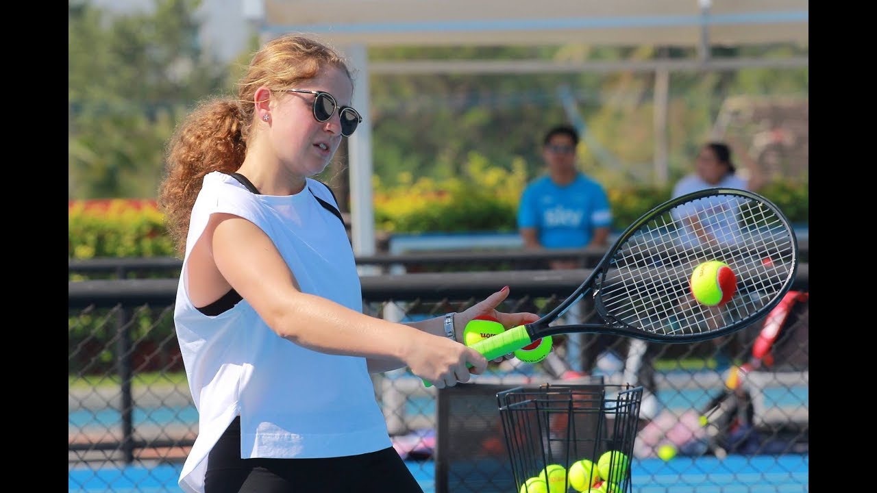 ALONA Jelena OSTAPENKO 🎾 2018 PRE-SEASON TRAINING (on & off the tennis ...