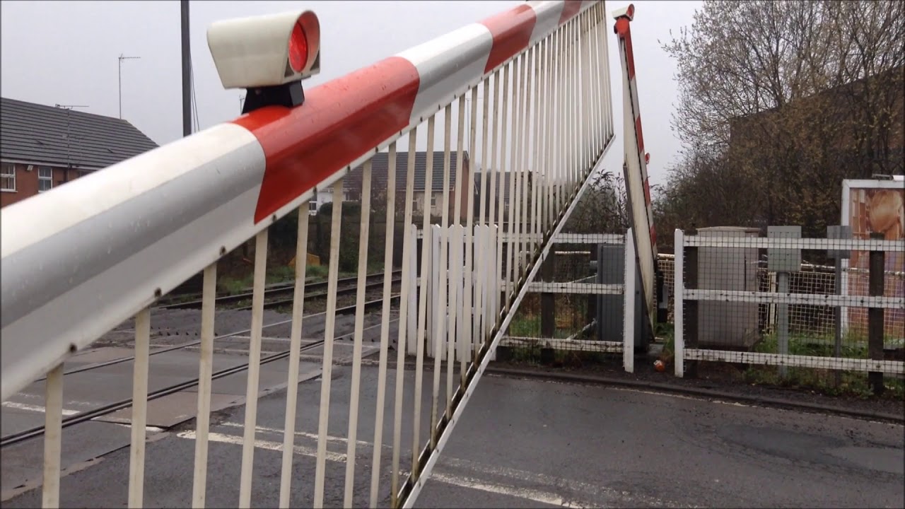Level Crossings on the Coventry to Nuneaton Line - YouTube